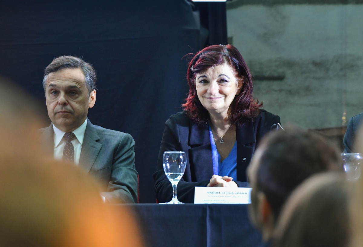 Paro de micros: el Gobierno multará y denunciará penalmente a las ...