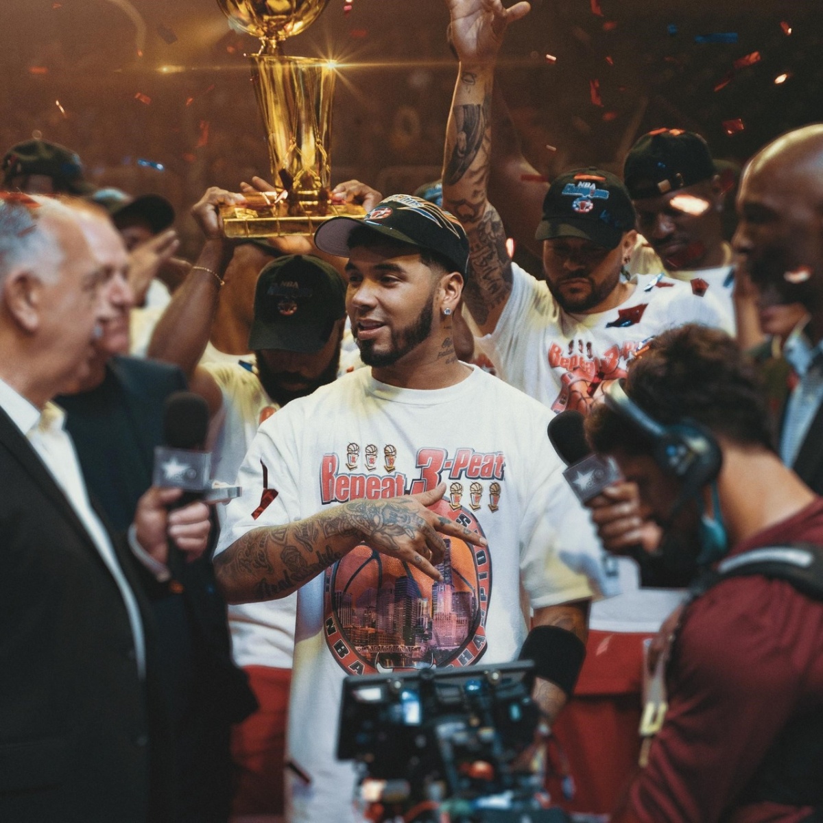 Michael Jordan será homenajeado musicalmente por Anuel AA en "Leyendas"