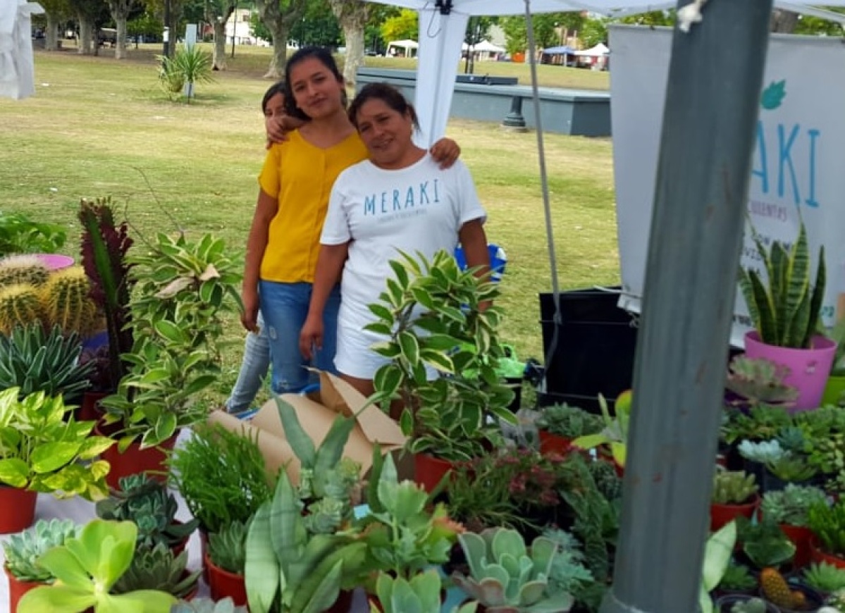 La "mujer-cactus" vive en La Plata: es adicta a esta planta y con la ...