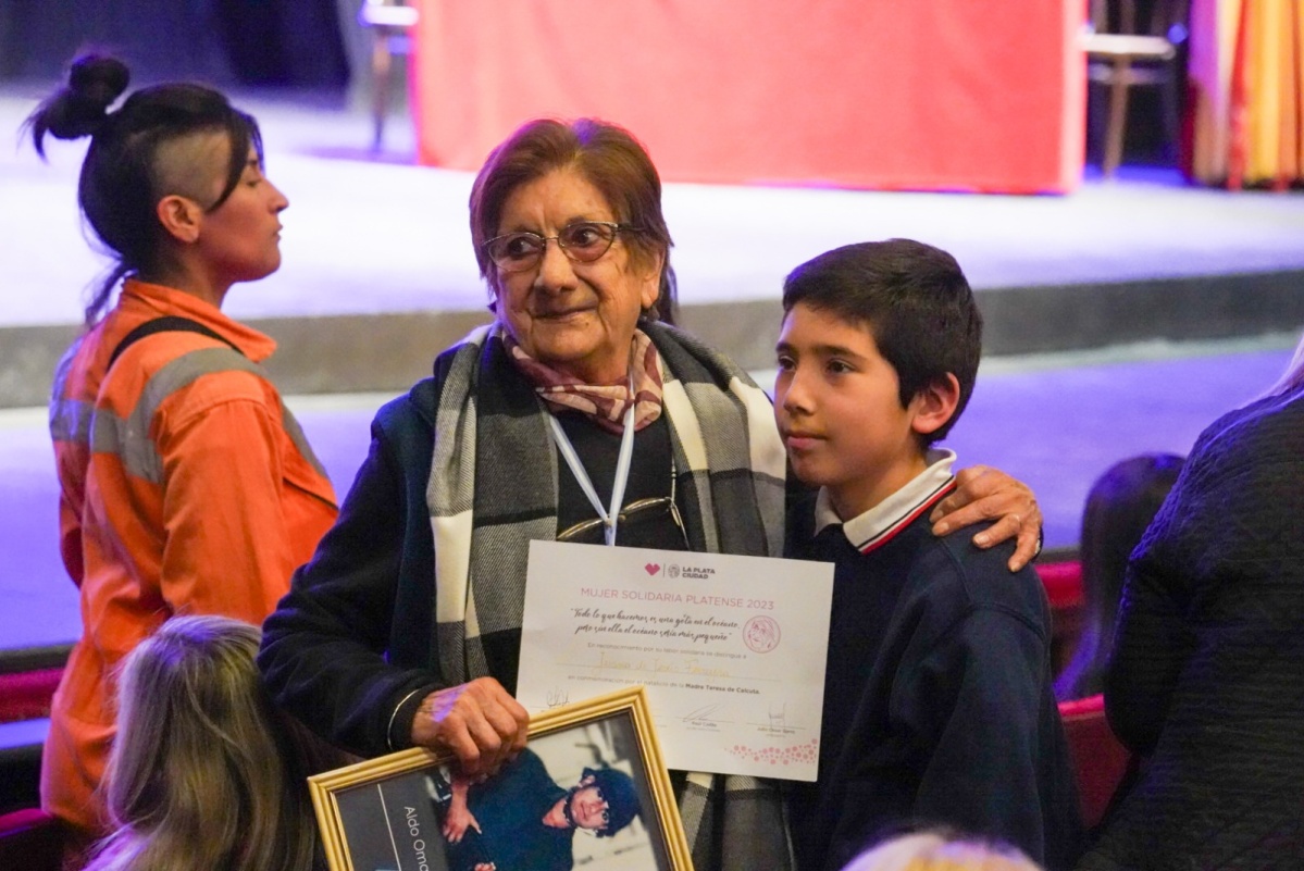 "Mujer Solidaria Platense": una por una, las 110 personas que fueron ...