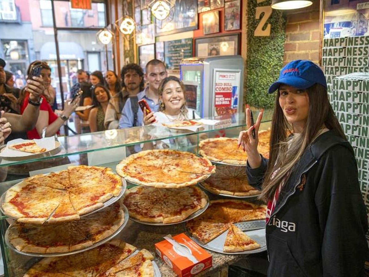 Nathy Peluso tomó por sorpresa a todos, se puso a repartir pizzas en Nueva York y lanzó un ...